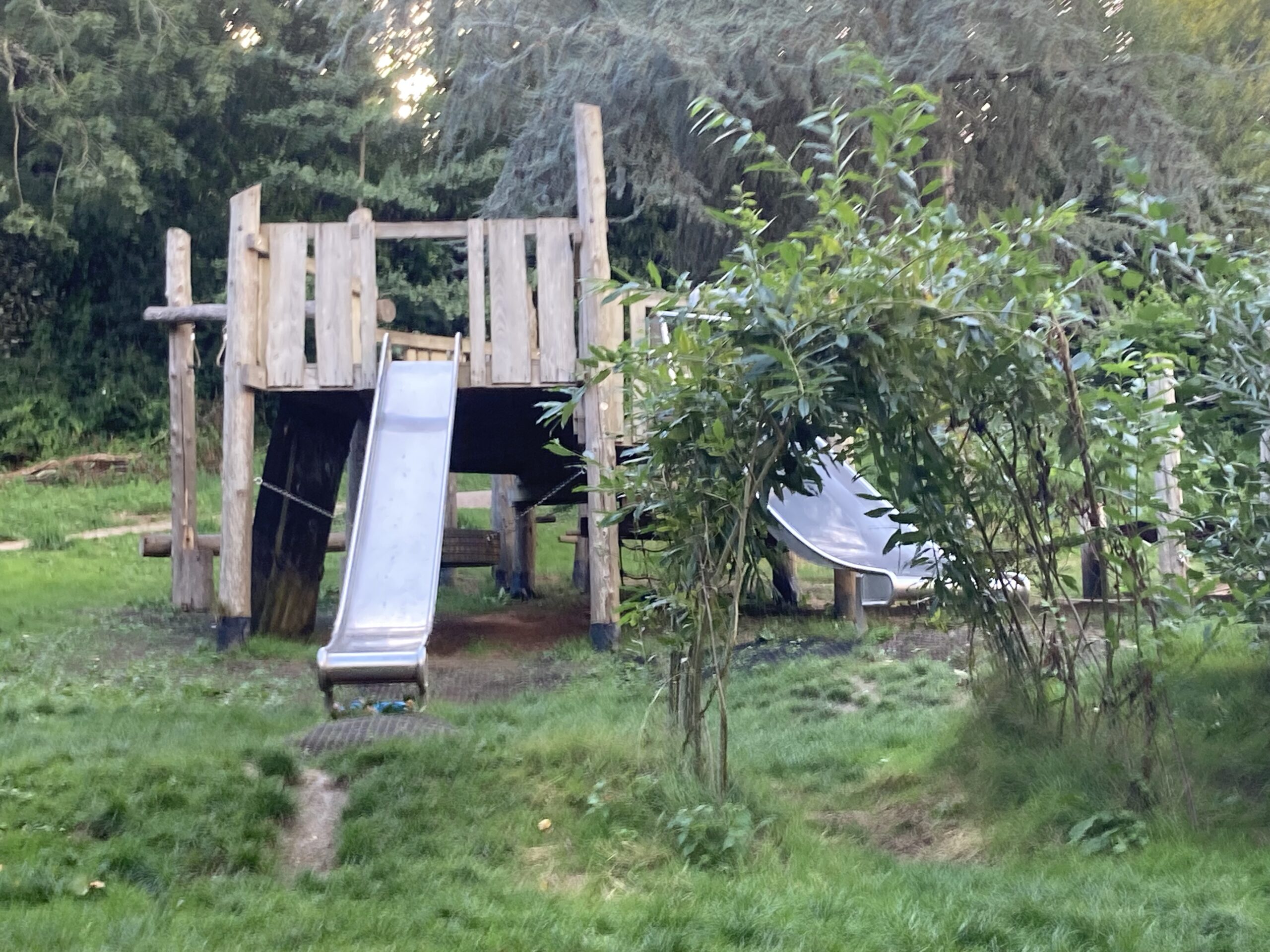 The Totnes Play Parks - A review